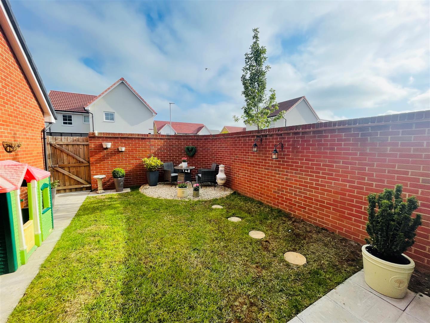 Gladstone Road, Melksham - Lock and Key